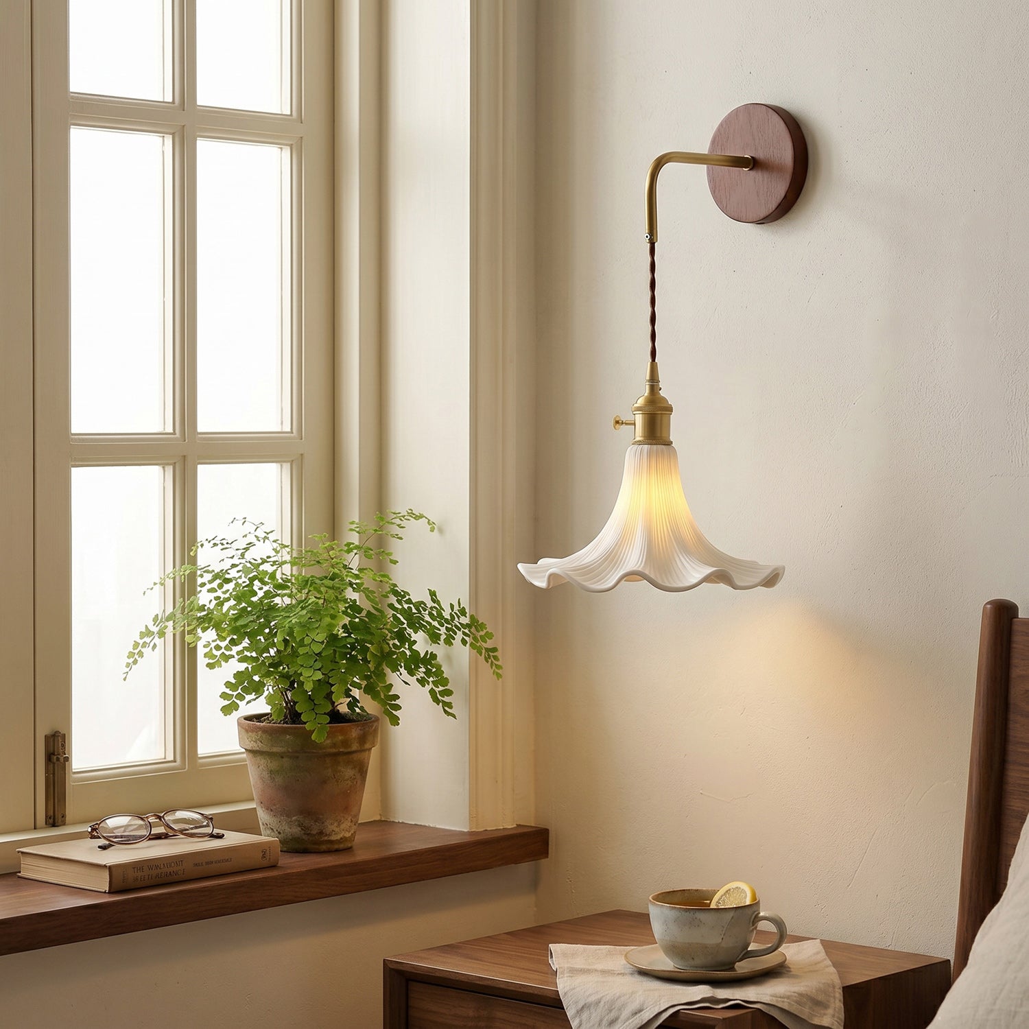 Daphne Drop Wall Sconce – Pinlighting